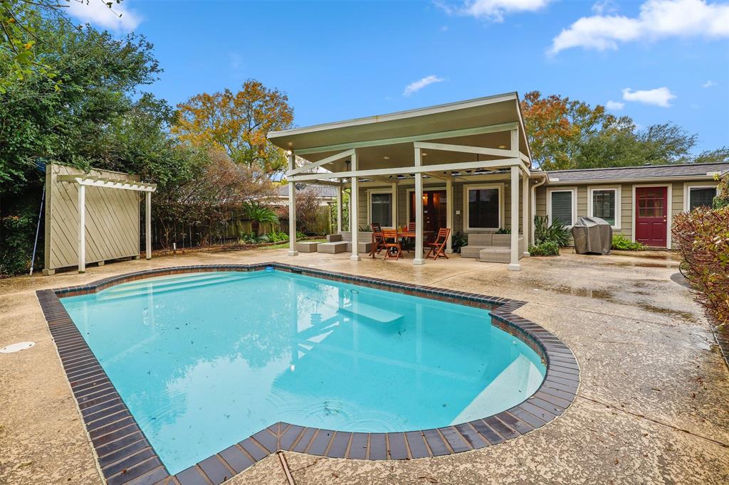 Houston TX Homes with Pool, Real Estate, Houses, Properties