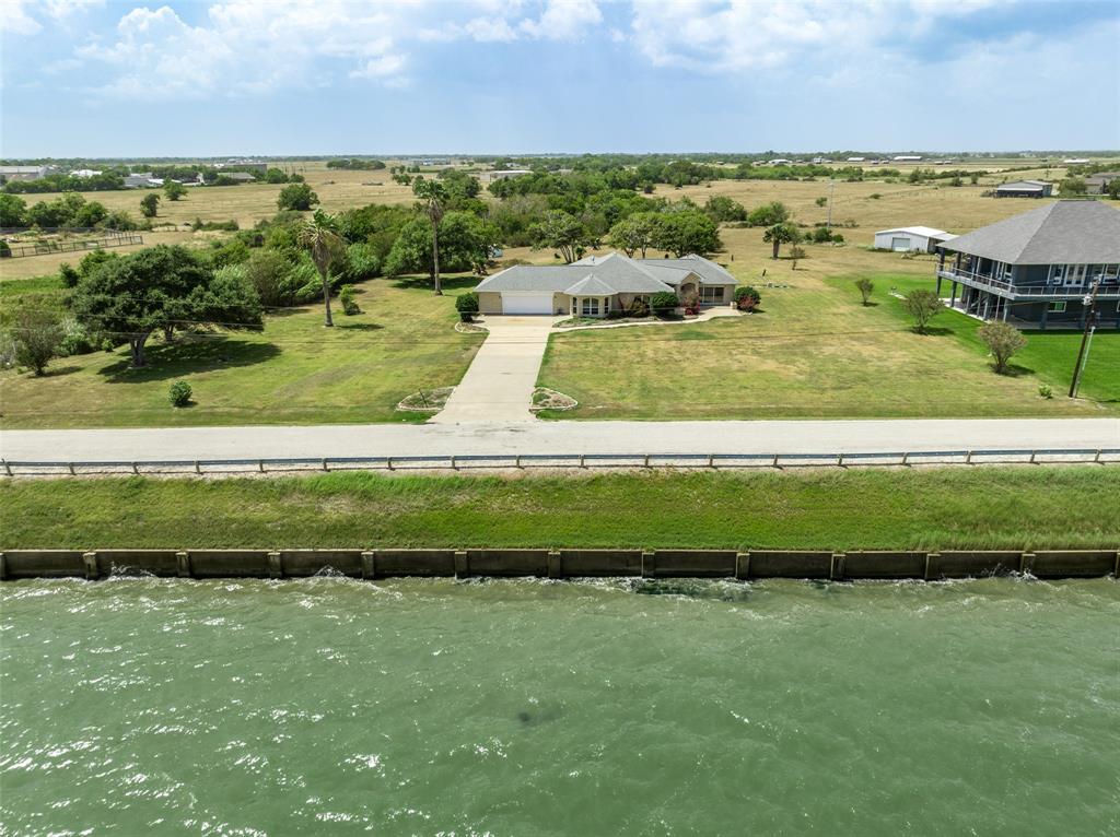 439 E County Road 305, Palacios, TX 77465 - HAR.com