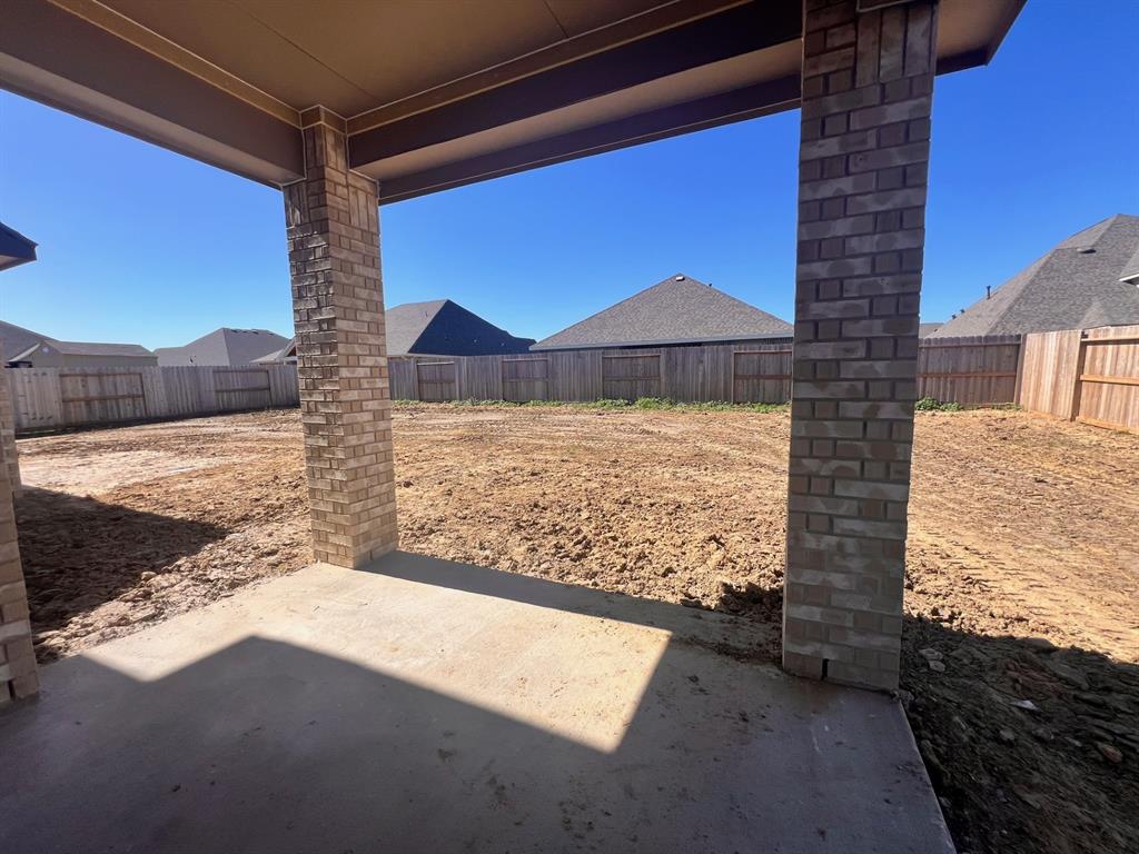 Property Detail: 13515 Sacred Oaks Dr, Mont Belvieu TX 77535