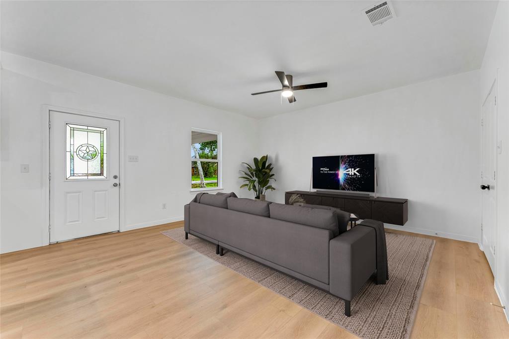5625 Tommye St, Houston, TX 77028 - HAR.com