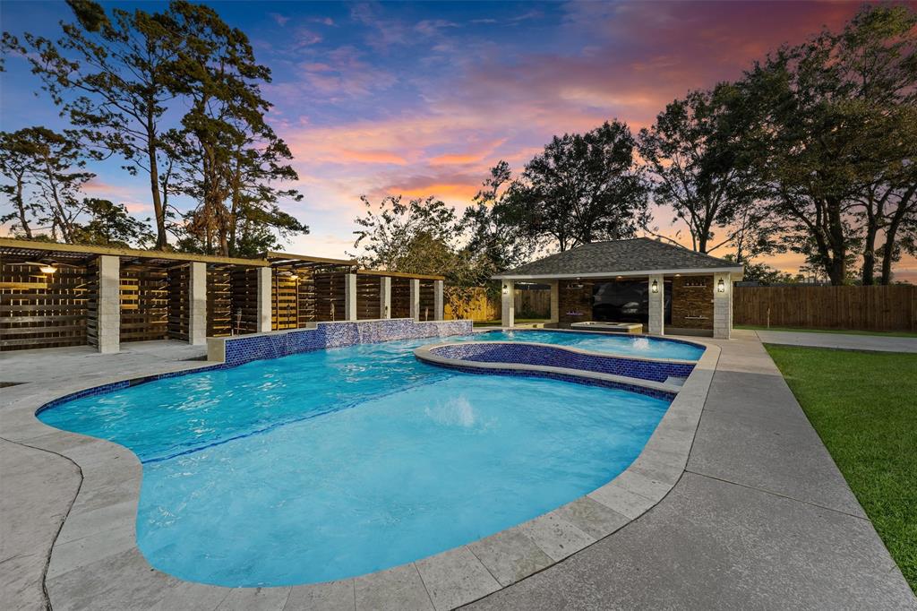 Homes with Pool