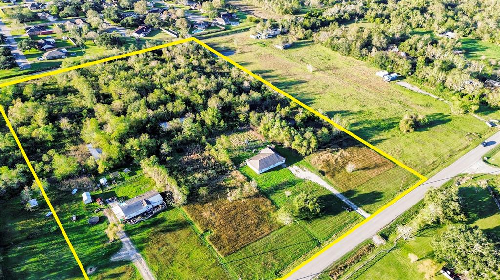 2020 Davis Bend Rd, Alvin, TX 77511 - HAR.com