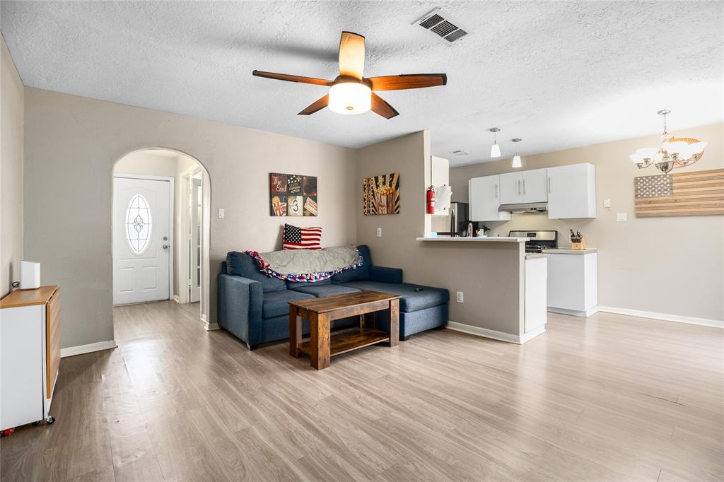 5319 Bungalow Lane, Houston, TX 77048