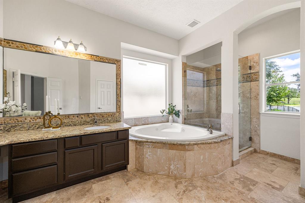 427 Crestwater Trl, Houston, TX 77082 - HAR.com